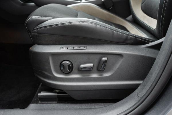 Grey Skoda Kodiaq 2023 in Marupe, with an engine capacity of 2.00 L and mileage of 130 thousand km for 30150 €, photo 11 on AUTOMOTO.COM.LV