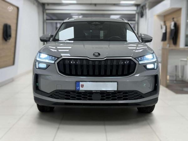 Pelēks Skoda Kodiaq 2024 Kauņa, ar dzinēja tilpumu 1.50 L un nobraukumu 53 tūkst. km par 32400 €, foto 2 vietnē AUTOMOTO.COM.LV