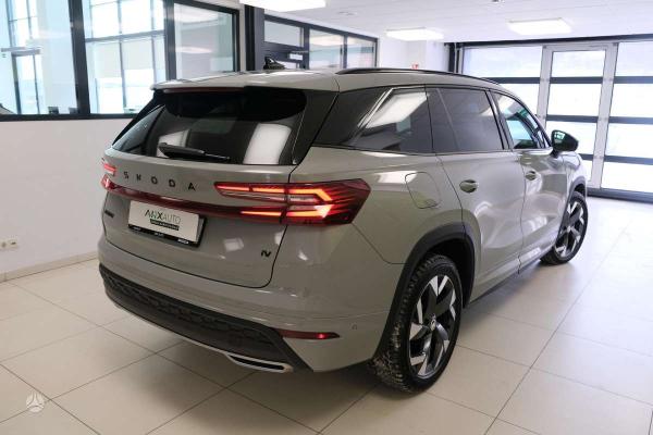 Grey Skoda Kodiaq 2024 in Vilnius, with an engine capacity of 1.50 L and mileage of 25 thousand km for 42900 €, photo 2 on AUTOMOTO.COM.LV