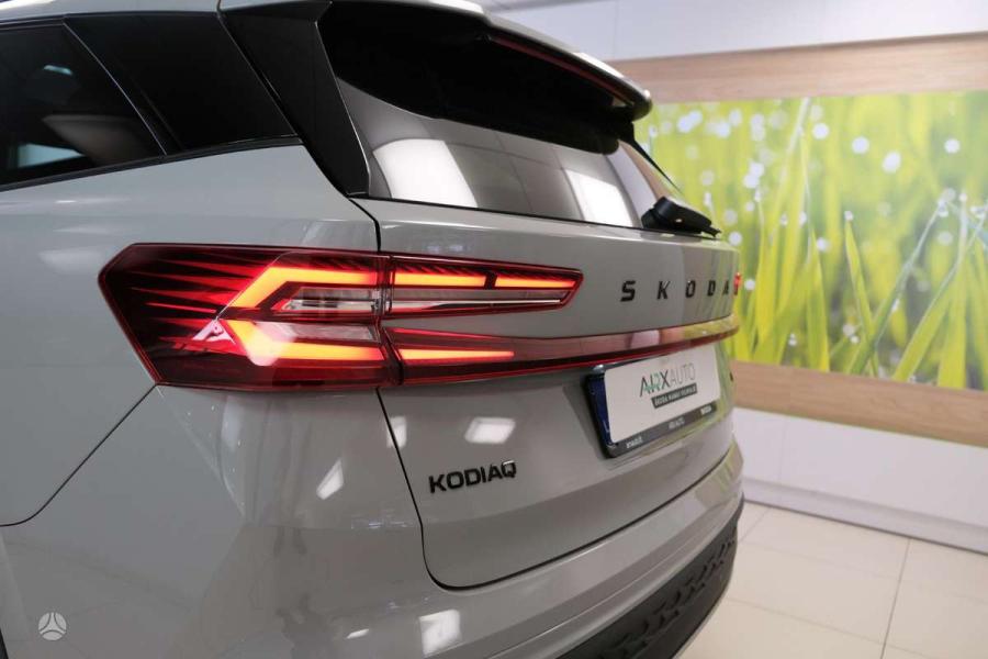 Pelēks Skoda Kodiaq 2024 Viļņa, ar dzinēja tilpumu 1.50 L un nobraukumu 25 tūkst. km par 42900 €, foto 38 vietnē AUTOMOTO.COM.LV