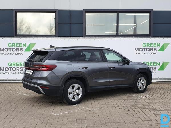 Pelēks Skoda Kodiaq 2024 Tukums, ar dzinēja tilpumu 1.50 L un nobraukumu 13 tūkst. km par 35900 €, foto 4 vietnē AUTOMOTO.COM.LV