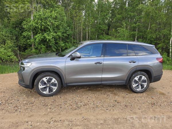 Серый Шкода Kodiaq 2024 в Рига, объемом двигателя 2.00 л и пробегом 36 тыс. км за 40500 €, фото 2 на AUTOMOTO.COM.LV