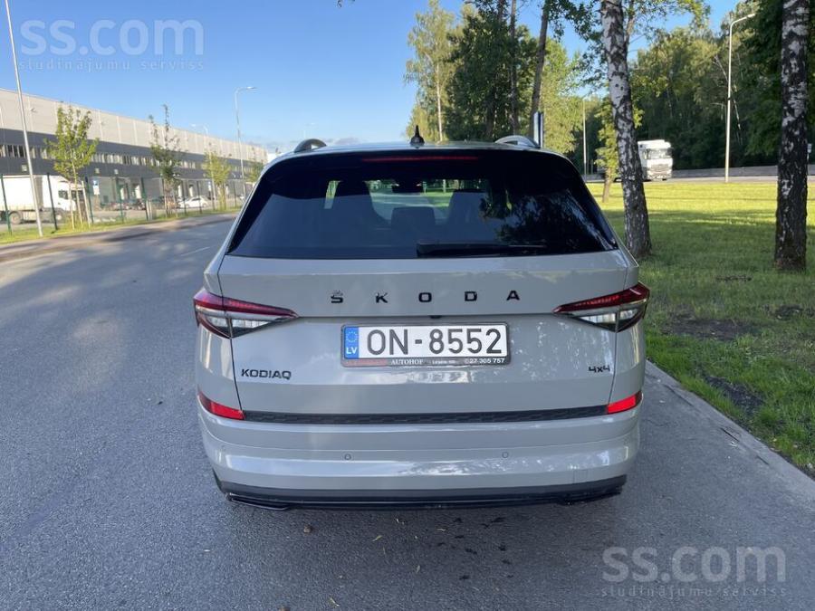 Серый Шкода Kodiaq 2024 в Рига, объемом двигателя 2.00 л и пробегом 23 тыс. км за 34900 €, фото 5 на AUTOMOTO.COM.LV