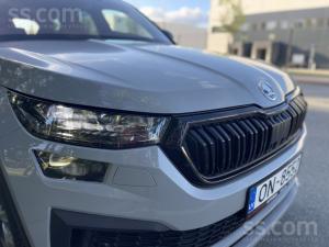 Серый Шкода Kodiaq 2024 в Рига, объемом двигателя 2.00 л и пробегом 23 тыс. км за 34900 €, фото 31 на AUTOMOTO.COM.LV
