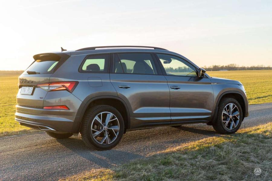 Серый Шкода Kodiaq 2024 в Таллин, объемом двигателя 1.98 л и пробегом 46 тыс. км за 36500 €, фото 9 на AUTOMOTO.COM.LV