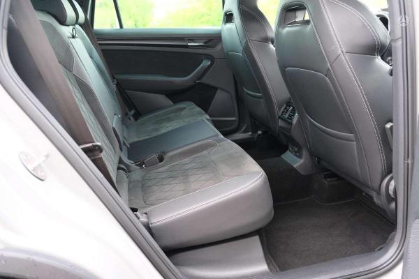 Pelēks Skoda Kodiaq 2024 Viļņa, ar dzinēja tilpumu 1.98 L un nobraukumu 53 tūkst. km par 39400 €, foto 9 vietnē AUTOMOTO.COM.LV