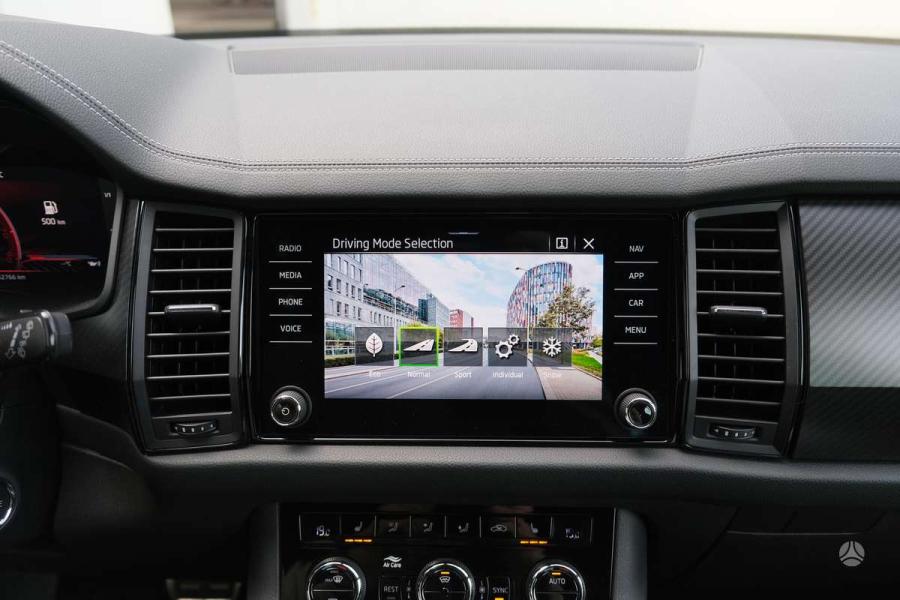 Grey Skoda Kodiaq 2024 in Vilnius, with an engine capacity of 1.98 L and mileage of 53 thousand km for 39400 €, photo 17 on AUTOMOTO.COM.LV
