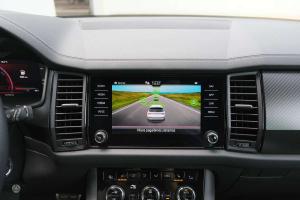 Grey Skoda Kodiaq 2024 in Vilnius, with an engine capacity of 1.98 L and mileage of 53 thousand km for 39400 €, photo 18 on AUTOMOTO.COM.LV