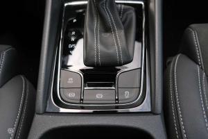 Grey Skoda Kodiaq 2024 in Vilnius, with an engine capacity of 1.98 L and mileage of 53 thousand km for 39400 €, photo 20 on AUTOMOTO.COM.LV