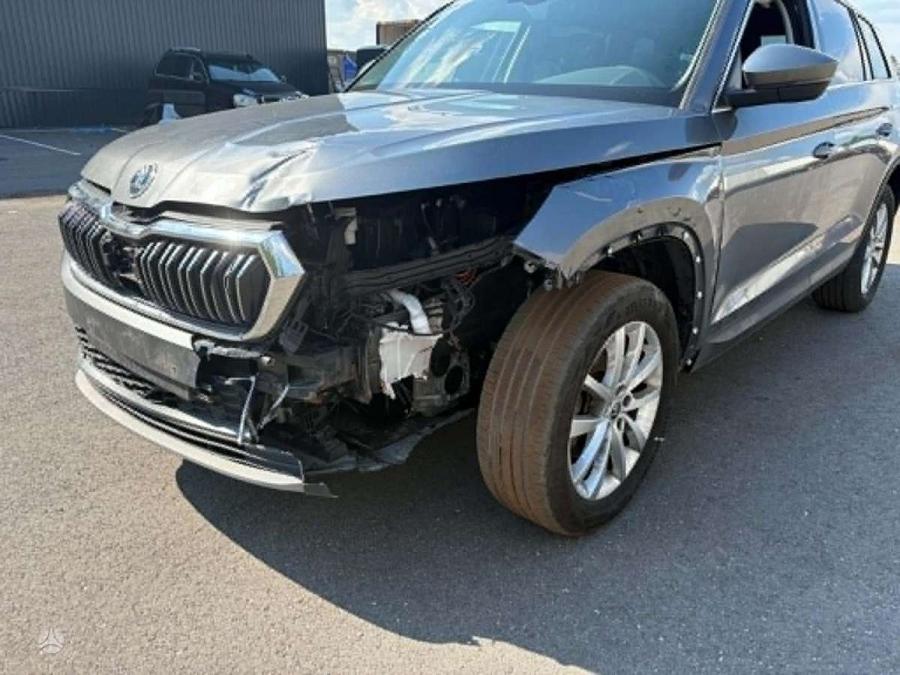 Серый Шкода Kodiaq 2024 в Каунас, объемом двигателя 2.00 л и пробегом 45 тыс. км за 19900 €, фото 1 на AUTOMOTO.COM.LV