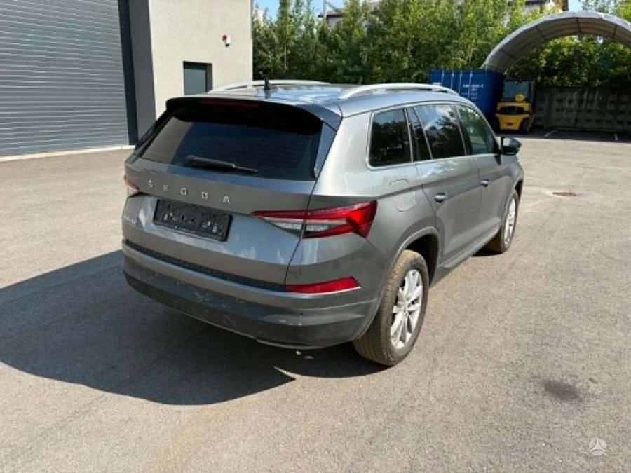 Серый Шкода Kodiaq 2024 в Каунас, объемом двигателя 2.00 л и пробегом 45 тыс. км за 19900 €, фото 3 на AUTOMOTO.COM.LV