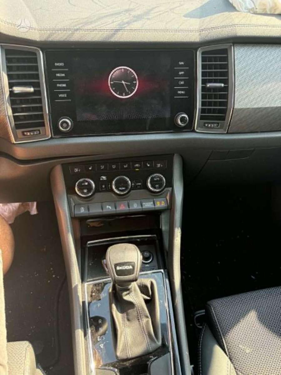 Серый Шкода Kodiaq 2024 в Каунас, объемом двигателя 2.00 л и пробегом 45 тыс. км за 19900 €, фото 7 на AUTOMOTO.COM.LV