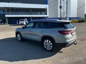 Grey Skoda Kodiaq 2024 in Riga, with an engine capacity of 1.50 L and mileage of 23 thousand km for 37100 €, photo 7 on AUTOMOTO.COM.LV