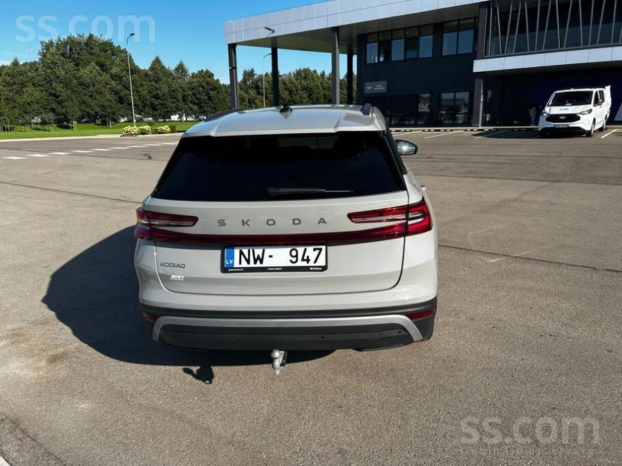 Grey Skoda Kodiaq 2024 in Riga, with an engine capacity of 1.50 L and mileage of 23 thousand km for 37100 €, photo 25 on AUTOMOTO.COM.LV