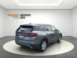 Pelēks Skoda Kodiaq 2024 Rīga, ar dzinēja tilpumu 1.50 L un nobraukumu 47 tūkst. km par 33490 €, foto 7 vietnē AUTOMOTO.COM.LV