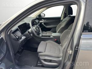 Pelēks Skoda Kodiaq 2024 Rīga, ar dzinēja tilpumu 1.50 L un nobraukumu 47 tūkst. km par 33490 €, foto 10 vietnē AUTOMOTO.COM.LV