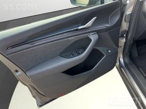 Pelēks Skoda Kodiaq 2024 Rīga, ar dzinēja tilpumu 1.50 L un nobraukumu 47 tūkst. km par 33490 €, foto 13 vietnē AUTOMOTO.COM.LV