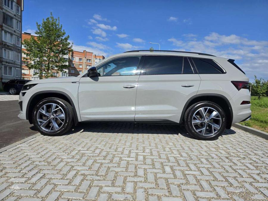 Pelēks Skoda Kodiaq 2024 Klaipėda, ar dzinēja tilpumu 1.97 L un nobraukumu 40 tūkst. km par 35000 €, foto 3 vietnē AUTOMOTO.COM.LV