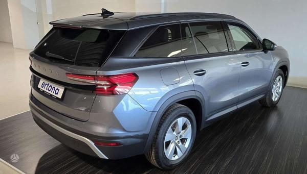 Pelēks Skoda Kodiaq 2024 Šauļi, ar dzinēja tilpumu 1.50 L un nobraukumu 35 tūkst. km par 36900 €, foto 5 vietnē AUTOMOTO.COM.LV