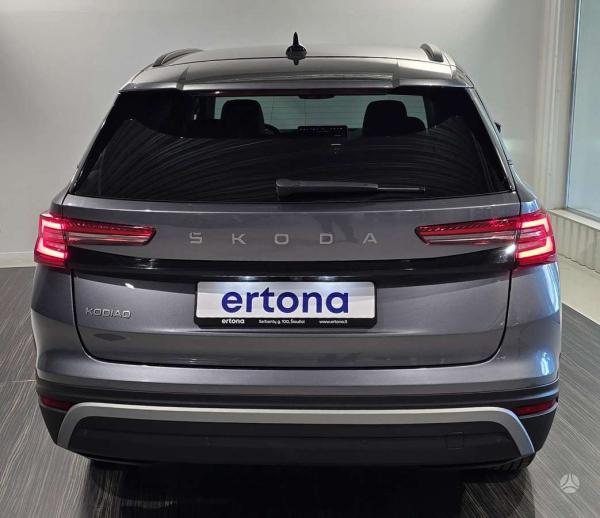 Pelēks Skoda Kodiaq 2024 Šauļi, ar dzinēja tilpumu 1.50 L un nobraukumu 35 tūkst. km par 36900 €, foto 9 vietnē AUTOMOTO.COM.LV