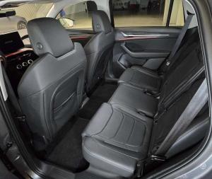 Pelēks Skoda Kodiaq 2024 Šauļi, ar dzinēja tilpumu 1.50 L un nobraukumu 35 tūkst. km par 36900 €, foto 34 vietnē AUTOMOTO.COM.LV
