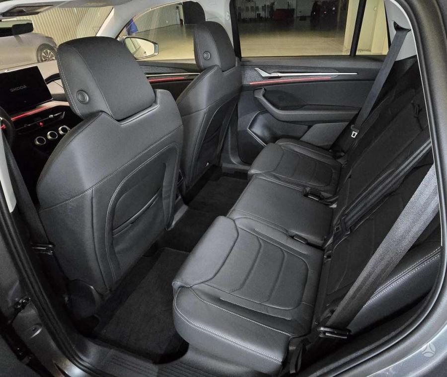 Pelēks Skoda Kodiaq 2024 Šauļi, ar dzinēja tilpumu 1.50 L un nobraukumu 35 tūkst. km par 36900 €, foto 34 vietnē AUTOMOTO.COM.LV