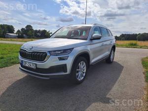Серый Шкода Kodiaq 2024 в Рига, объемом двигателя 2.00 л и пробегом 61 тыс. км за 38500 €, фото  на AUTOMOTO.COM.LV