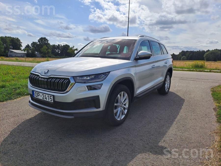 Серый Шкода Kodiaq 2024 в Рига, объемом двигателя 2.00 л и пробегом 61 тыс. км за 38500 €, фото 1 на AUTOMOTO.COM.LV