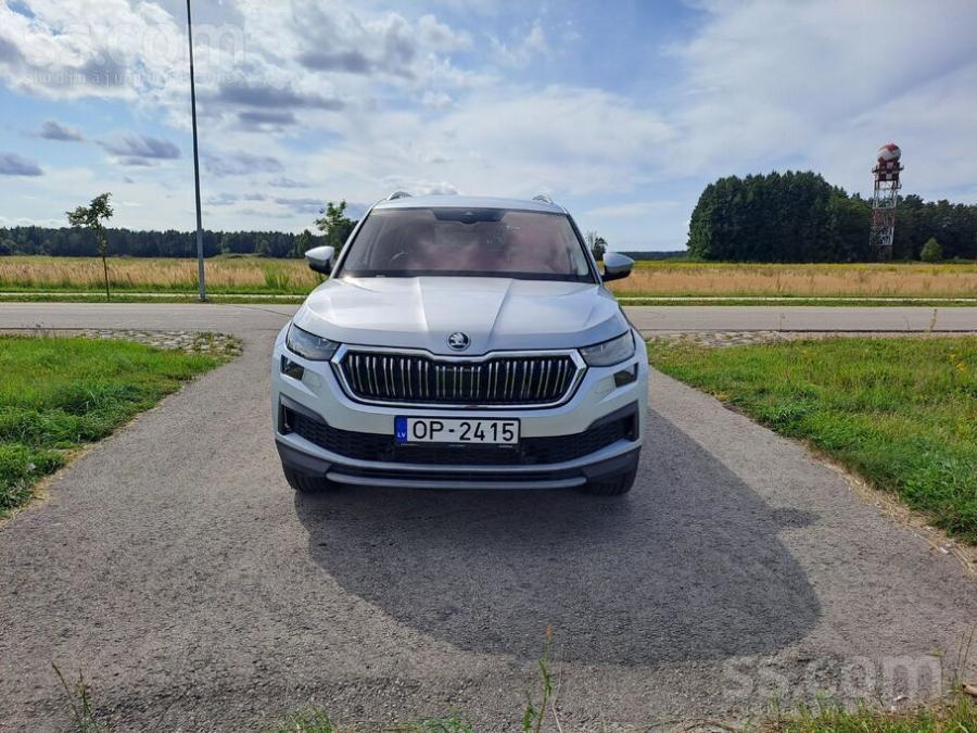 Серый Шкода Kodiaq 2024 в Рига, объемом двигателя 2.00 л и пробегом 61 тыс. км за 38500 €, фото 3 на AUTOMOTO.COM.LV