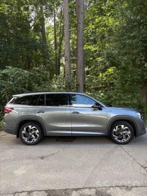 Grey Skoda Kodiaq 2024 in Riga, with an engine capacity of 2.00 L and mileage of 48 thousand km for 38900 €, photo  on AUTOMOTO.COM.LV