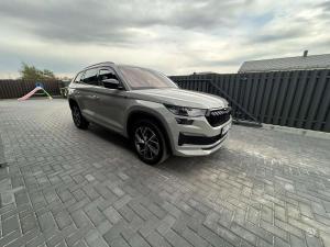 Grey Skoda Kodiaq 2024 in Panevezys, with an engine capacity of 1.97 L and mileage of 75 thousand km for 35900 €, photo  on AUTOMOTO.COM.LV