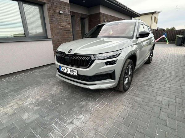 Grey Skoda Kodiaq 2024 in Panevezys, with an engine capacity of 1.97 L and mileage of 75 thousand km for 35900 €, photo 4 on AUTOMOTO.COM.LV