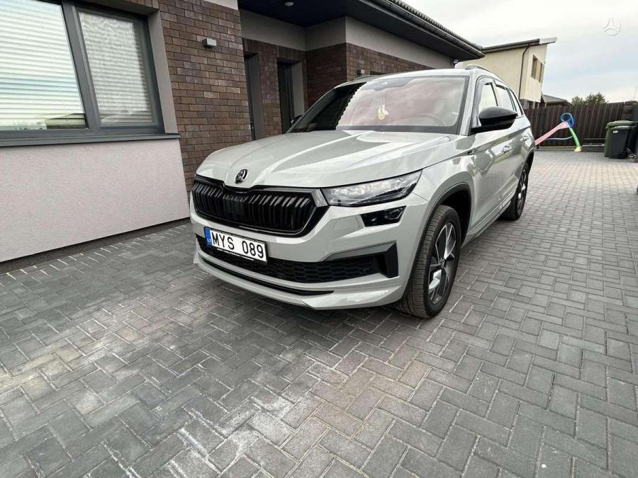 Grey Skoda Kodiaq 2024 in Panevezys, with an engine capacity of 1.97 L and mileage of 75 thousand km for 35900 €, photo 4 on AUTOMOTO.COM.LV