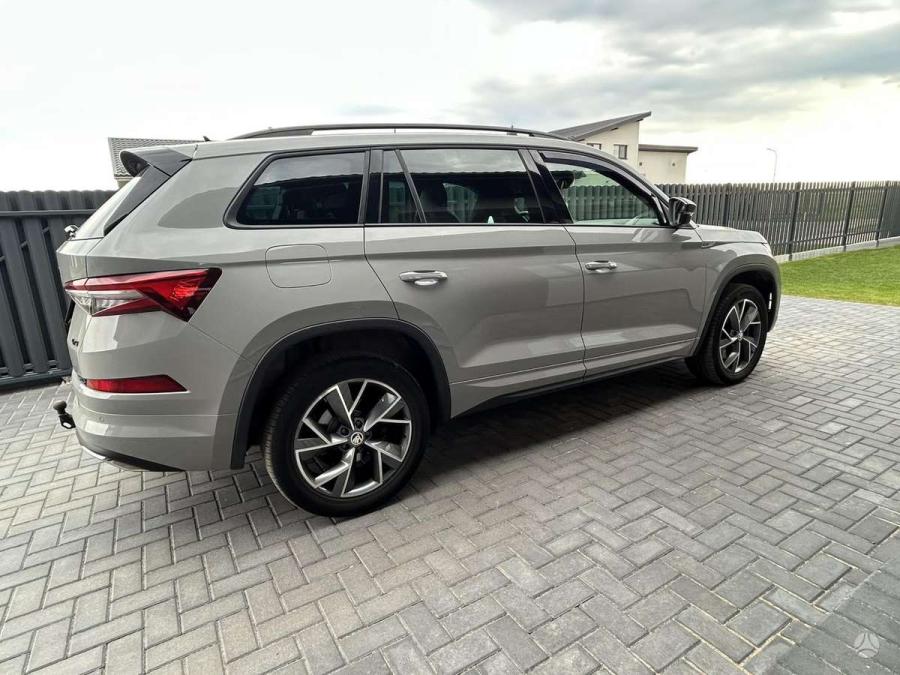 Grey Skoda Kodiaq 2024 in Panevezys, with an engine capacity of 1.97 L and mileage of 75 thousand km for 35900 €, photo 5 on AUTOMOTO.COM.LV