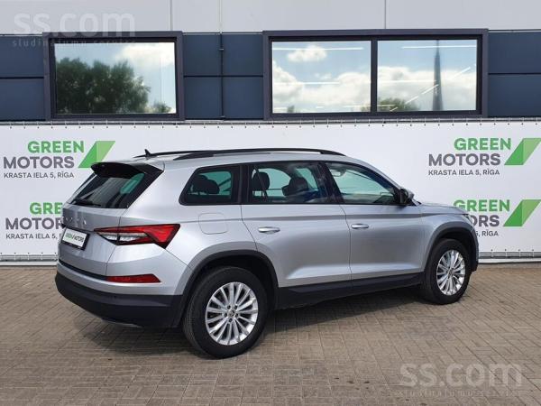 Skoda Kodiaq 2024 in Riga on AUTOMOTO.COM.LV Grey Skoda Kodiaq 2024 in Riga, with an engine capacity of 1.50 L and mileage of 54 thousand km for 28500 €, photo 7 on AUTOMOTO.COM.LV