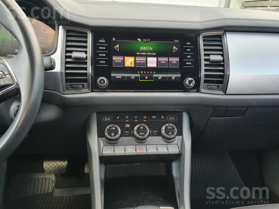 Pelēks Skoda Kodiaq 2024 Rīga, ar dzinēja tilpumu 1.50 L un nobraukumu 54 tūkst. km par 26900 €, foto 17 vietnē AUTOMOTO.COM.LV
