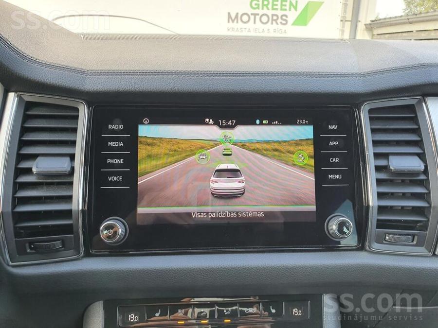 Pelēks Skoda Kodiaq 2024 Rīga, ar dzinēja tilpumu 1.50 L un nobraukumu 54 tūkst. km par 26900 €, foto 26 vietnē AUTOMOTO.COM.LV
