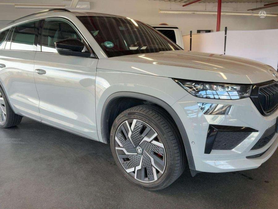 Pelēks Skoda Kodiaq 2024 Viļņa, ar dzinēja tilpumu 1.98 L un nobraukumu 152 tūkst. km par 33900 €, foto 4 vietnē AUTOMOTO.COM.LV