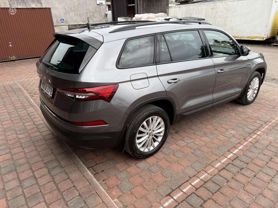 Серый Шкода Kodiaq 2024 в Паневежис, объемом двигателя 1.97 л и пробегом 95 тыс. км за 27300 €, фото 6 на AUTOMOTO.COM.LV