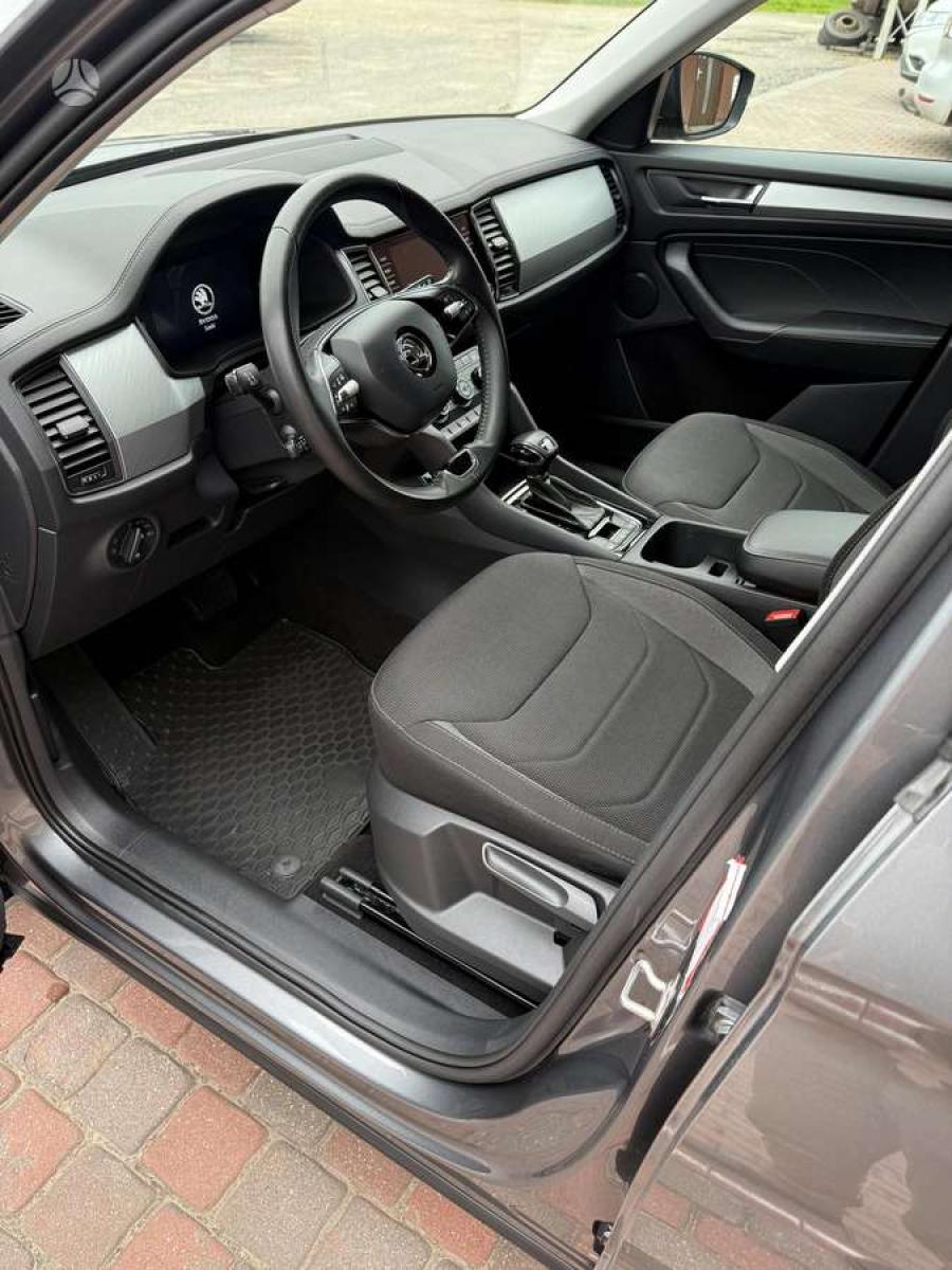 Серый Шкода Kodiaq 2024 в Паневежис, объемом двигателя 1.97 л и пробегом 95 тыс. км за 27300 €, фото 16 на AUTOMOTO.COM.LV