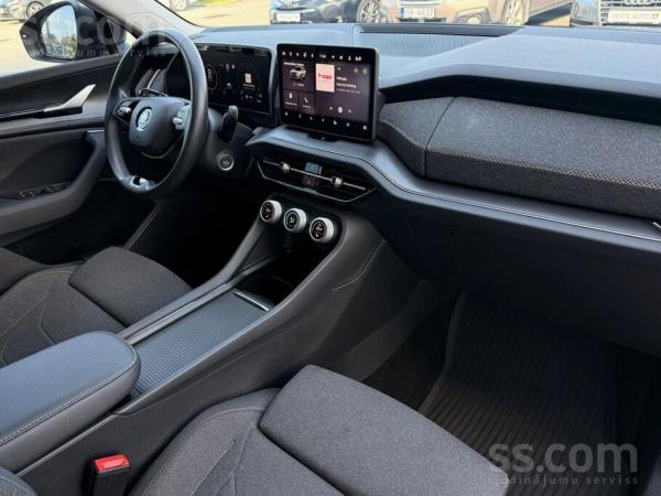 Grey Skoda Kodiaq 2024 in Riga, with an engine capacity of 1.50 L and mileage of 18 thousand km for 33990 €, photo 10 on AUTOMOTO.COM.LV