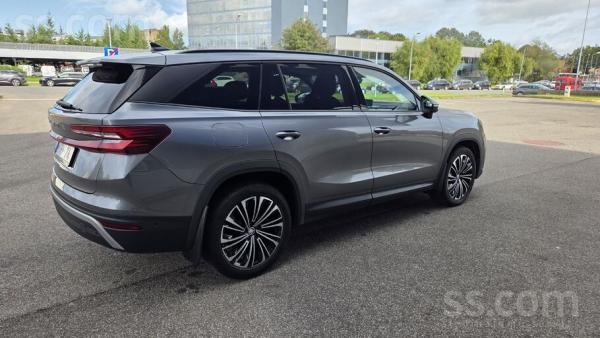 Pelēks Skoda Kodiaq 2024 Rīga, ar dzinēja tilpumu 1.50 L un nobraukumu 29 tūkst. km par 32500 €, foto 6 vietnē AUTOMOTO.COM.LV