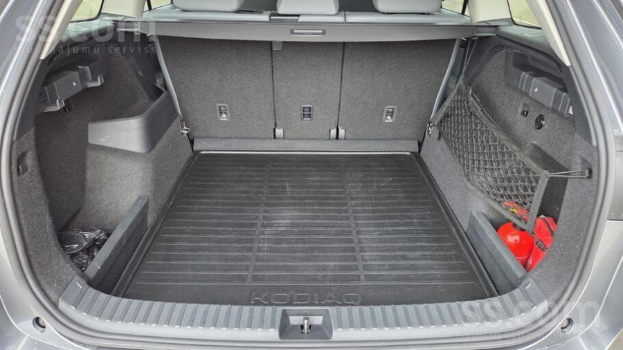 Pelēks Skoda Kodiaq 2024 Rīga, ar dzinēja tilpumu 1.50 L un nobraukumu 29 tūkst. km par 32500 €, foto 19 vietnē AUTOMOTO.COM.LV