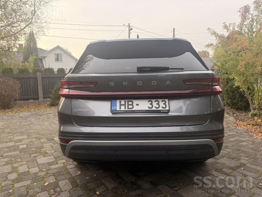 Grey Skoda Kodiaq 2024 in Ventspils, with an engine capacity of 2.00 L and mileage of 42 thousand km for 31500 €, photo 5 on AUTOMOTO.COM.LV