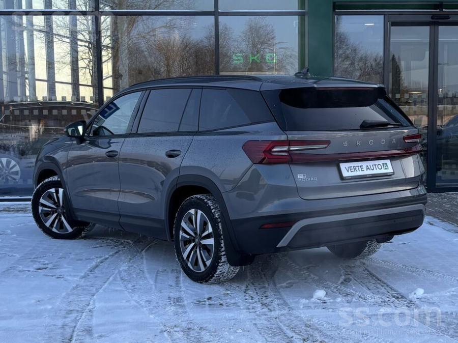 Pelēks Skoda Kodiaq 2025 Rīga, ar dzinēja tilpumu 2.00 L un nobraukumu 5 tūkst. km par 41890 €, foto 3 vietnē AUTOMOTO.COM.LV