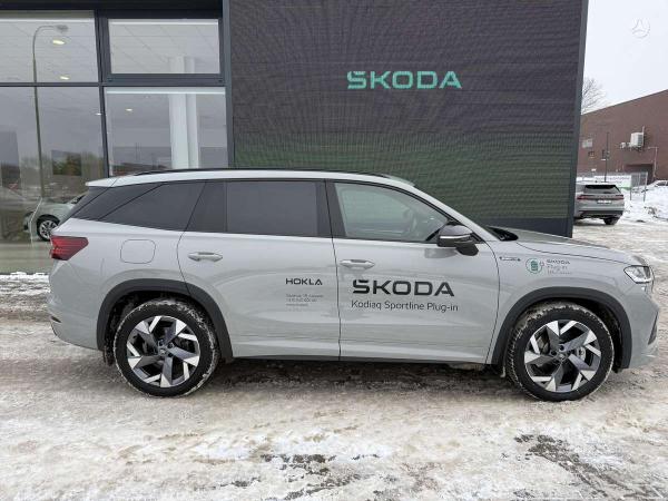 Pelēks Skoda Kodiaq 2025 Klaipėda, ar dzinēja tilpumu 1.50 L un nobraukumu 9 tūkst. km par 43500 €, foto 2 vietnē AUTOMOTO.COM.LV