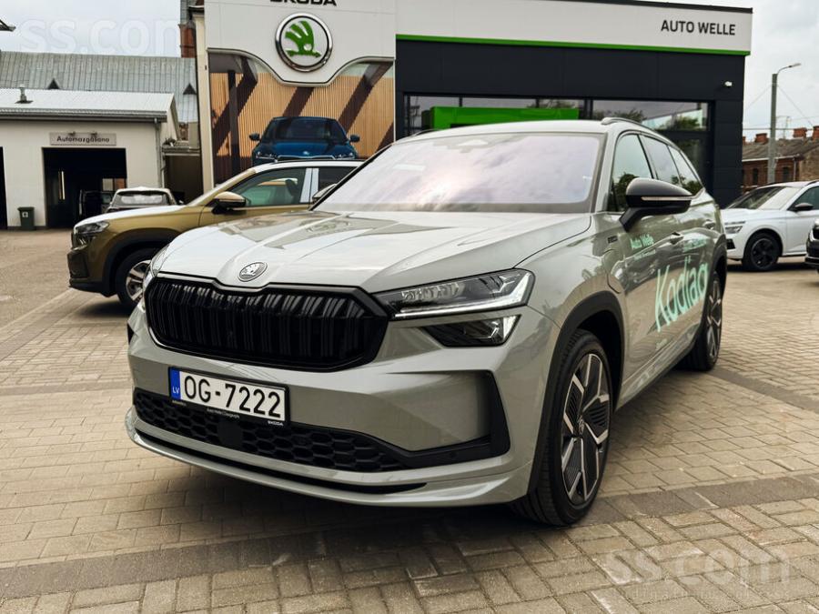 Pelēks Skoda Kodiaq 2025 Daugavpils, ar dzinēja tilpumu 1.50 L un nobraukumu 6 tūkst. km par 39200 €, foto 1 vietnē AUTOMOTO.COM.LV