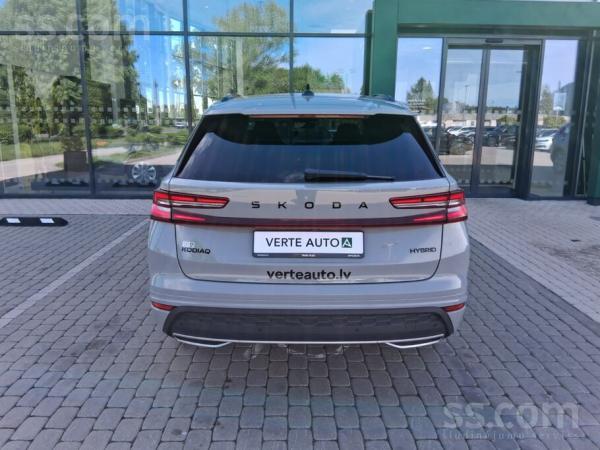 Pelēks Skoda Kodiaq 2025 Rīga, ar dzinēja tilpumu 1.50 L un nobraukumu 13 tūkst. km par 38900 €, foto 6 vietnē AUTOMOTO.COM.LV