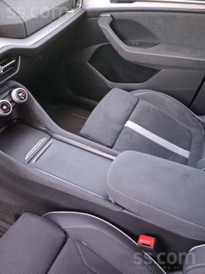 Pelēks Skoda Kodiaq 2025 Rīga, ar dzinēja tilpumu 1.50 L un nobraukumu 13 tūkst. km par 38900 €, foto 20 vietnē AUTOMOTO.COM.LV
