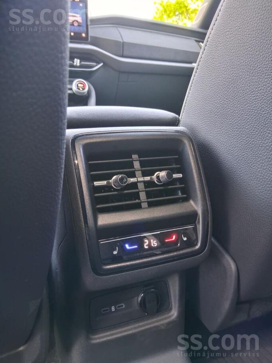 Pelēks Skoda Kodiaq 2025 Rīga, ar dzinēja tilpumu 1.50 L un nobraukumu 13 tūkst. km par 38900 €, foto 23 vietnē AUTOMOTO.COM.LV